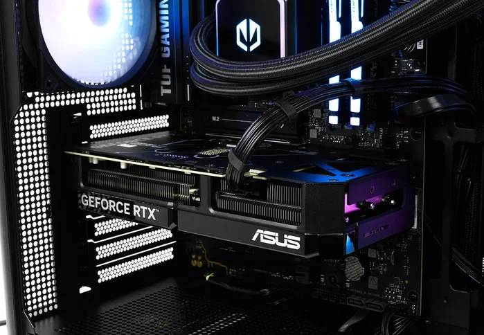 Komputronik Level UP [S02] Ryzen 7 9700X | RTX 5070 | 32GB | 1TB SSD ...